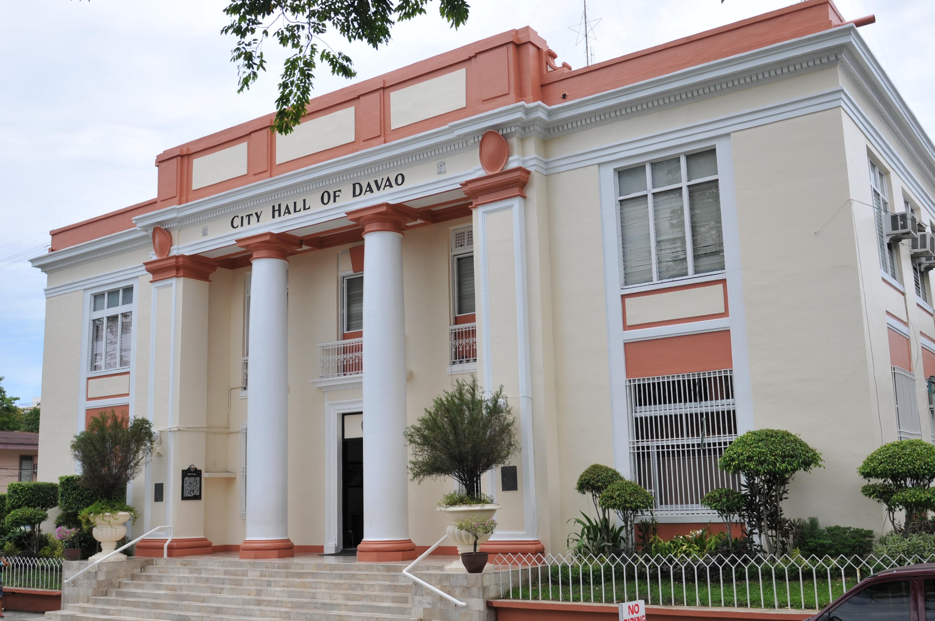 UM Digos College